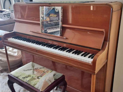 Stelzner Piano, Engeland..., Pianobedrijf van Medevoort